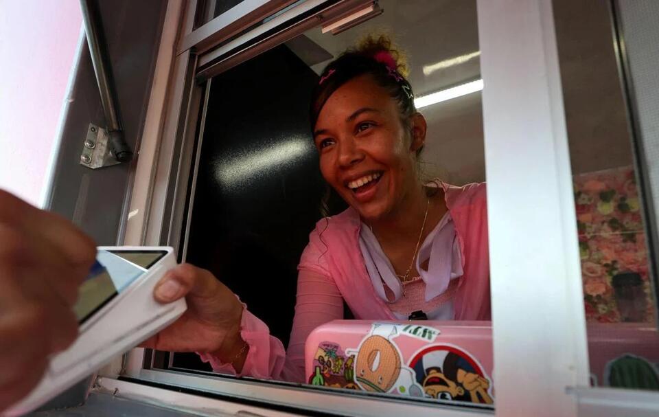 Bento cakes and mermaid drinks: Chez Peachy is opening her first bakery ...