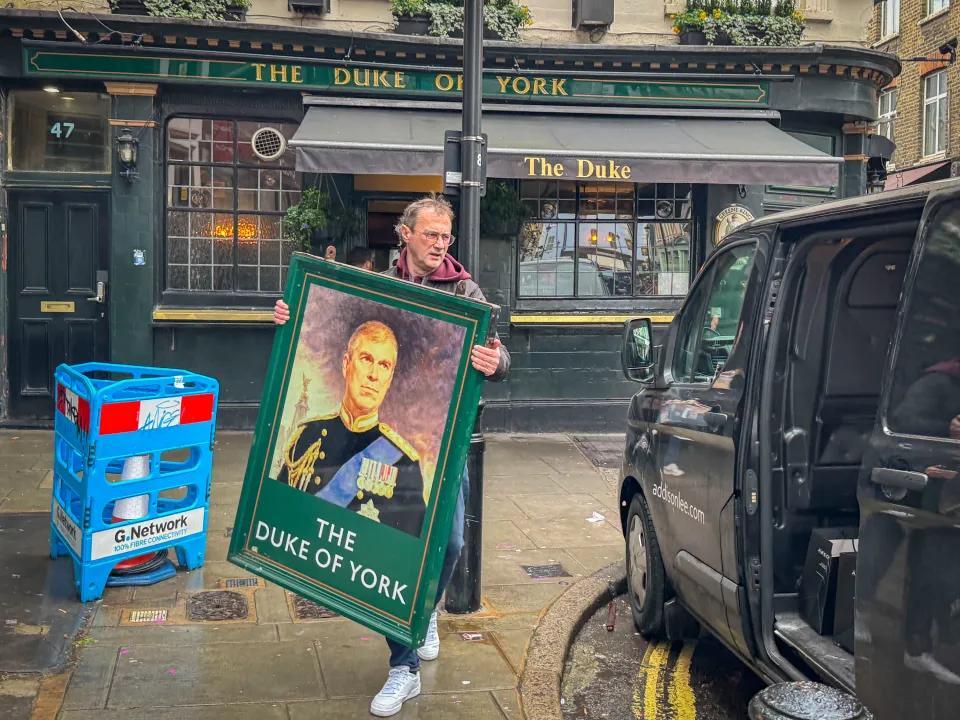 Historic Duke of York pub rips down Prince Andrew sign from outside in ...