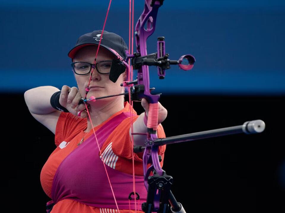 Pregnant archer Jodie Grinham snatches Paralympic bronze in dramatic finish