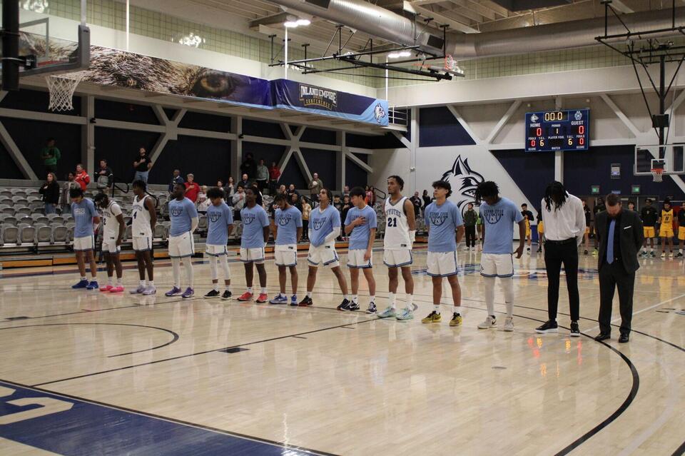 Coyote basketball climbs to No. 8 in state poll - NewsBreak