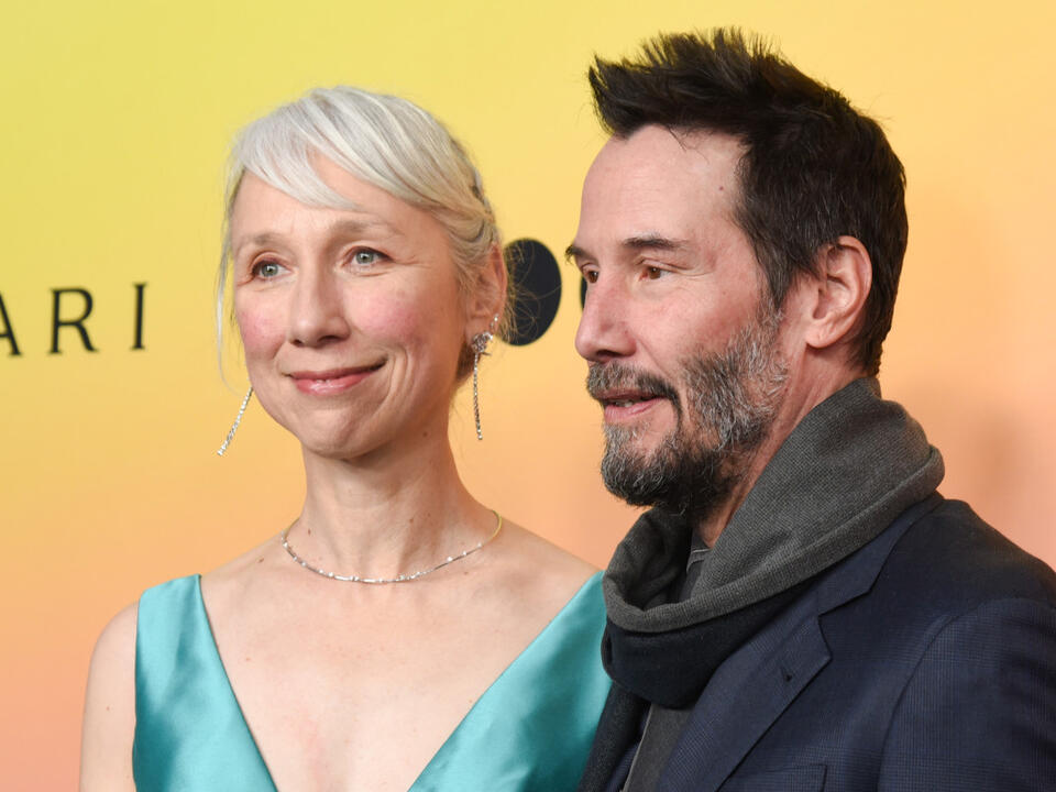 Keanu Reeves' Longtime Girlfriend Alexandra Grant Looks Chic in Sparkly ...