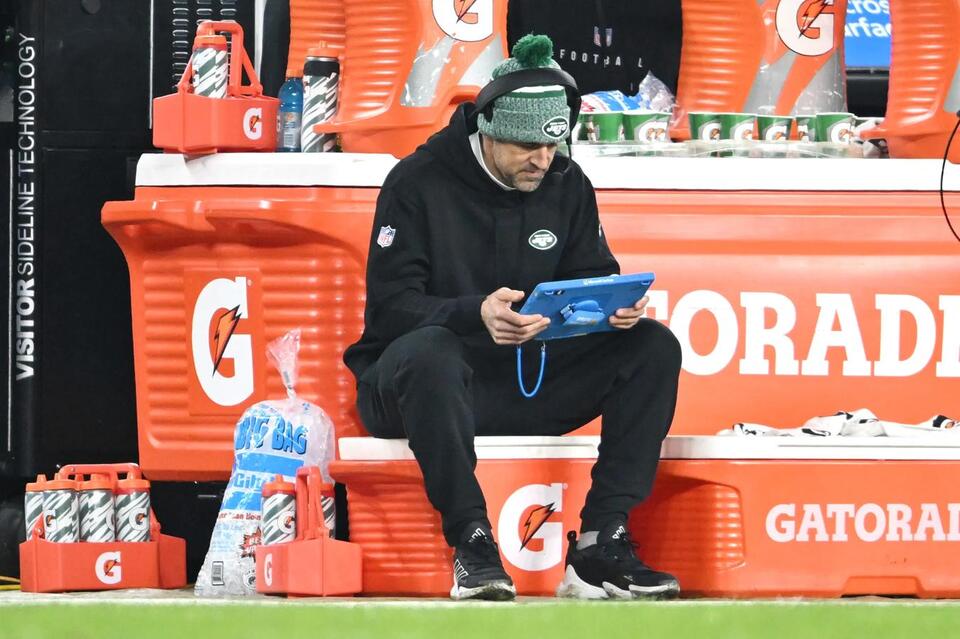 Boomer & Gio: Did Aaron Rodgers try to one-up Jordan Love? - NewsBreak