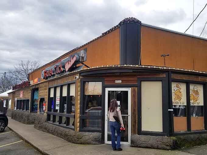 7 Humble Restaurants In Oregon Locals Swear By For The Best Fried ...