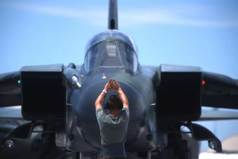 Air Force Pilots Show What It’s Like to Fly Around Wichita Falls, Texas ...