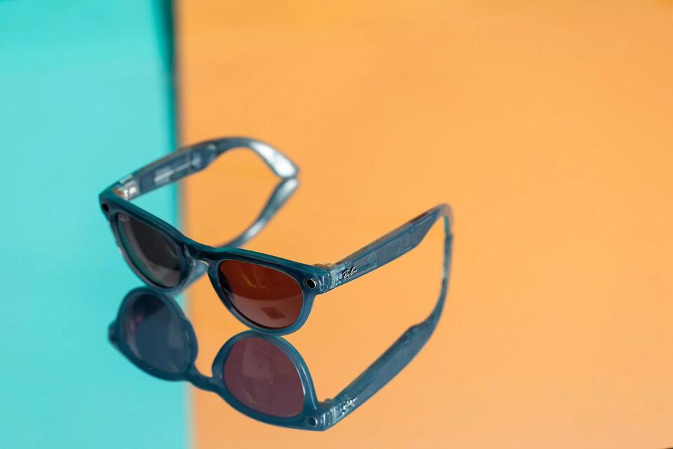 Meta’s Ray-Bans smart glasses sold more than 1 million units last year ...