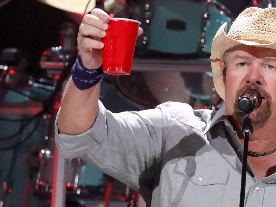 Hometown of Toby Keith Honoring the Country Icon With Special 4th of ...