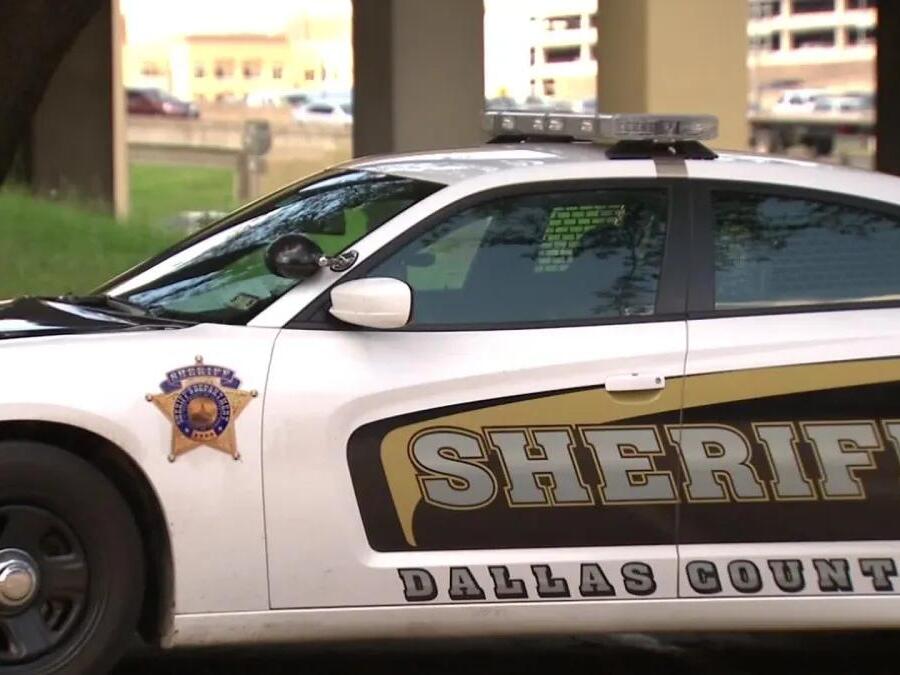 Dallas Co. Sheriff's Office looking for suspects who stole asphalt roller