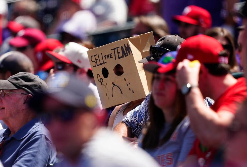'Sell the team': Fed-up fans' passionate cry is spreading through ...