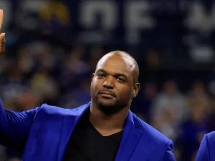 Colts Great Dwight Freeney Being Inducted into Hall of Fame