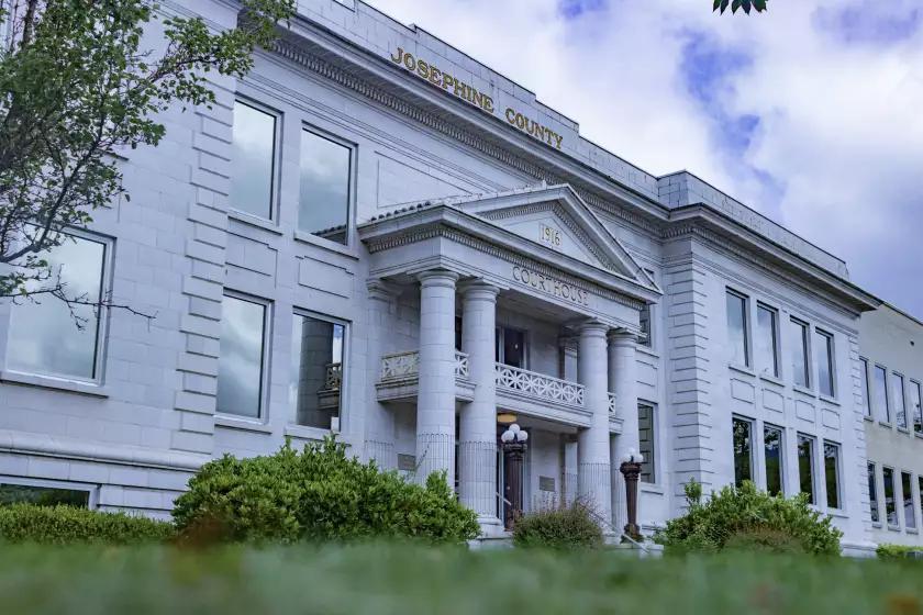 Josephine County commissioner candidates outline priorities in Seat 2 ...