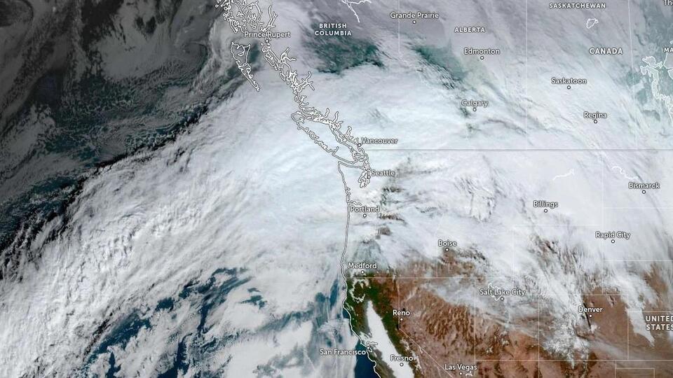 Major atmospheric river moves into Washington State, triggering ...