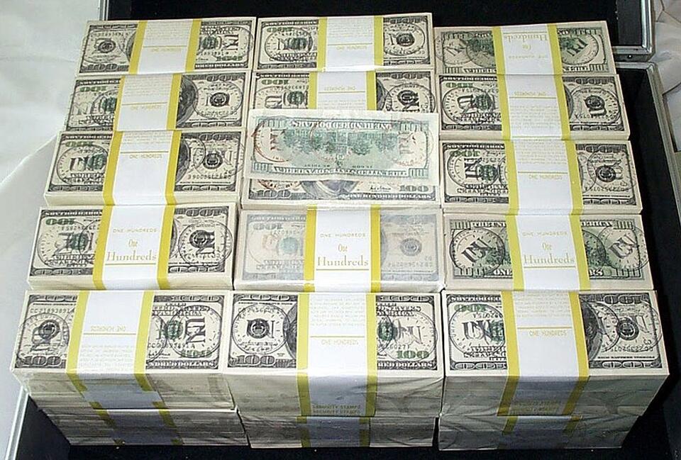 Who's Passing $100 Fake Bills Around Pendleton, OR? Movie Money ...
