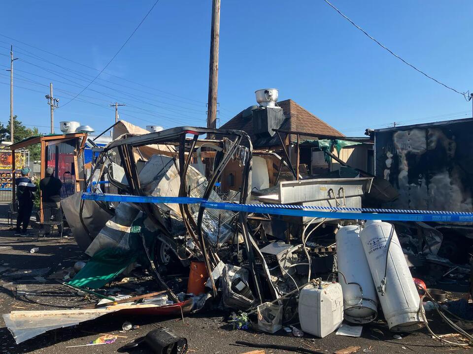 Watch: Video shows explosion that destroyed SE Portland food-cart pod ...
