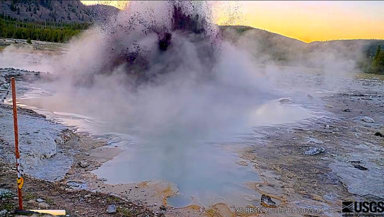 Steam and debris erupt again at Yellowstone thermal pool, webcam shows ...