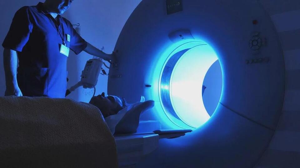 Patient receives 'major injuries' after mistakenly wearing metallic sex ...