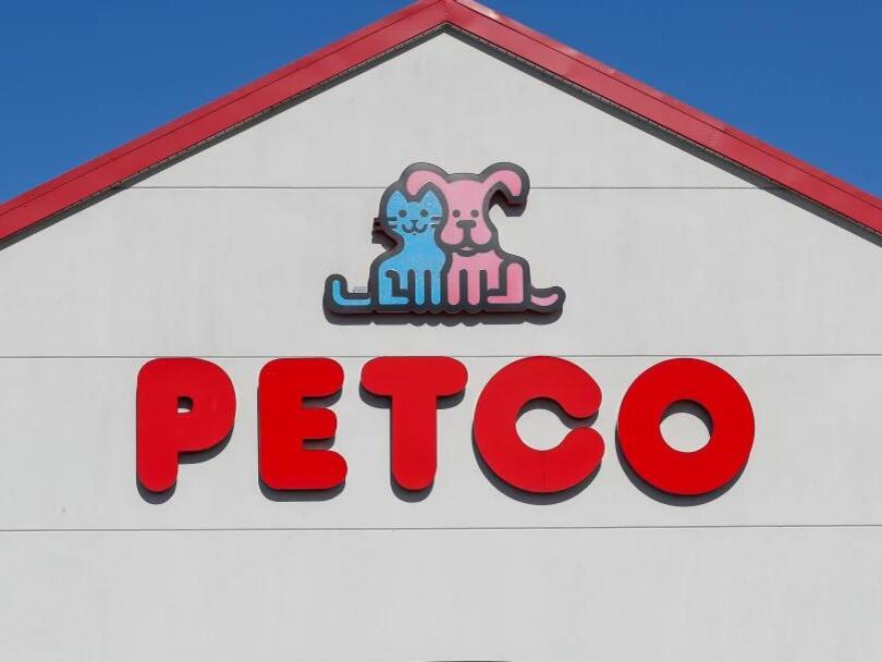 Petco makes it easy for your pet to represent your favorite NFL team ...