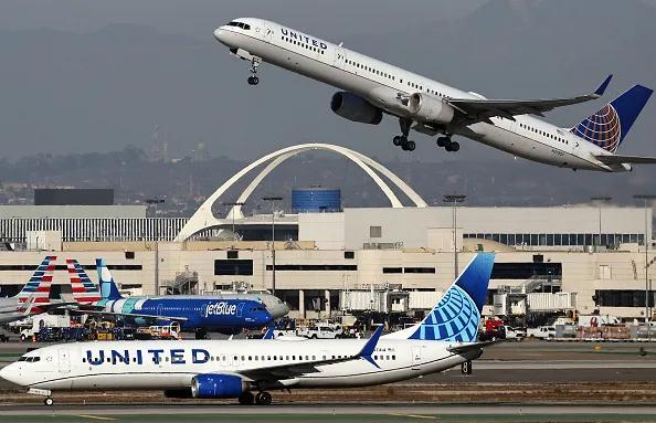 United Airlines flight in Houston catches fire, forced to abort takeoff ...