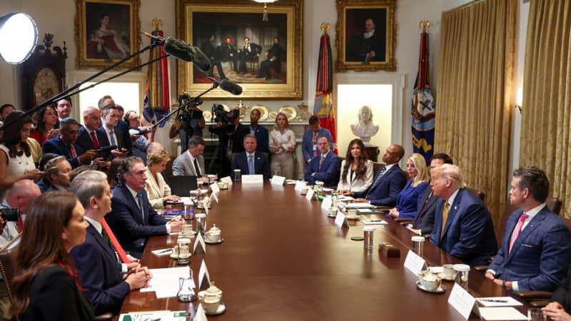 Trump's embarrassment has left him stuck with dead beat Cabinet ...