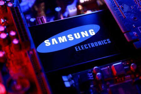 Samsung Electronics ships faster HBM4E chip samples to customers ...