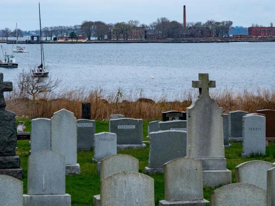 NYC Parks offers first-ever public tours of rarely visited Hart Island, cemetery to over one million