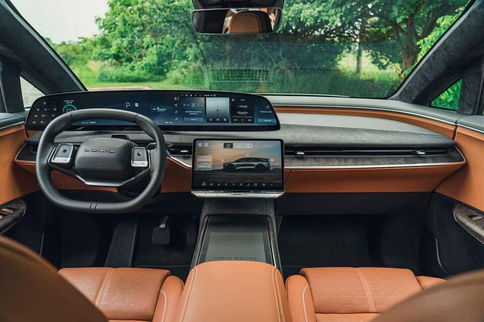 Lucid Gravity: Car and Driver 2026 10Best Trucks and SUVs - NewsBreak
