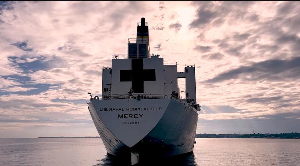 Alaska U.S. Navy service members back from 4-month deployment on Mercy ...