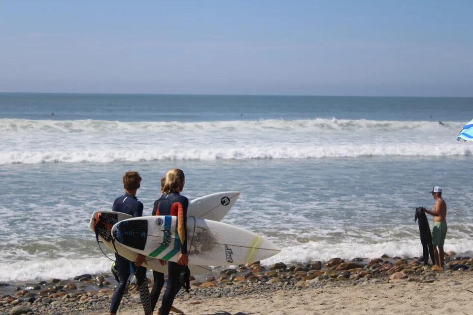 San Clemente Bussed Homeless People Out During Surf Competition - NewsBreak