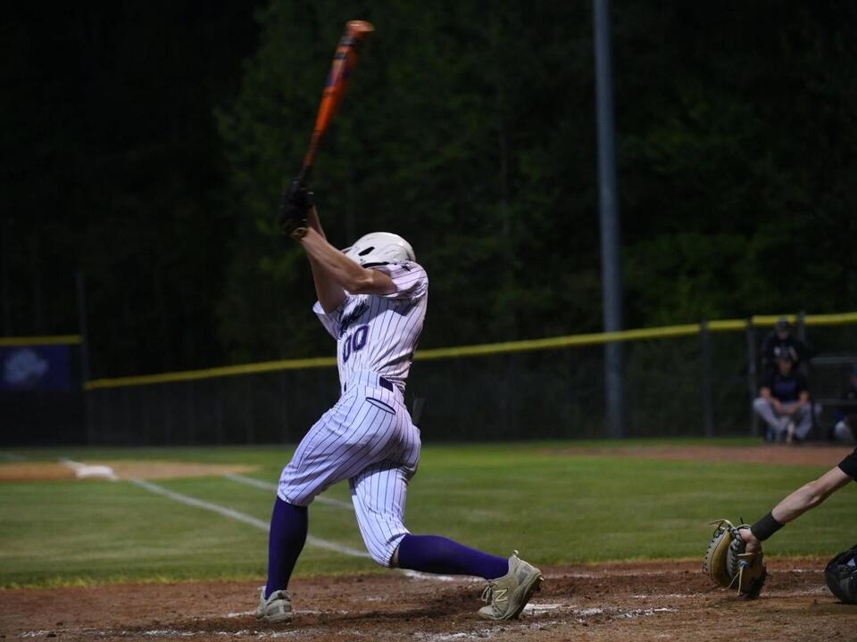 Webster’s single sends Wildcats to Victory