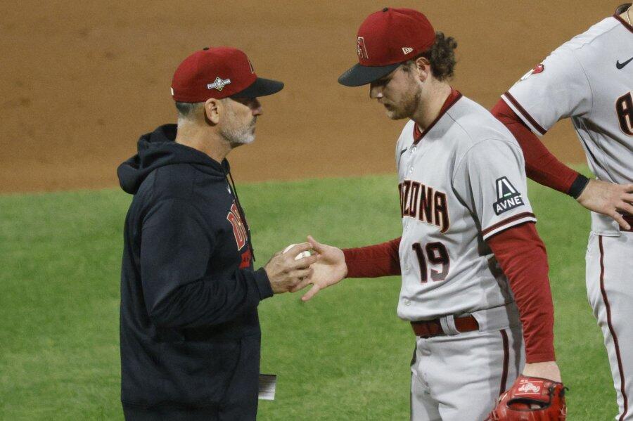 Diamondbacks' Ryne Nelson hit with 87-mph line drive, injures pitching ...