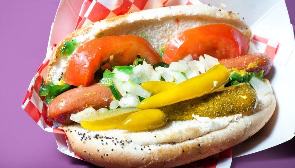 Legendary Chicago Hot Dog Stand, Superdawg, celebrates 75 years - NewsBreak