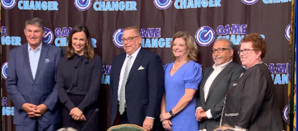 Jennifer Garner speaks at GameChanger event - NewsBreak