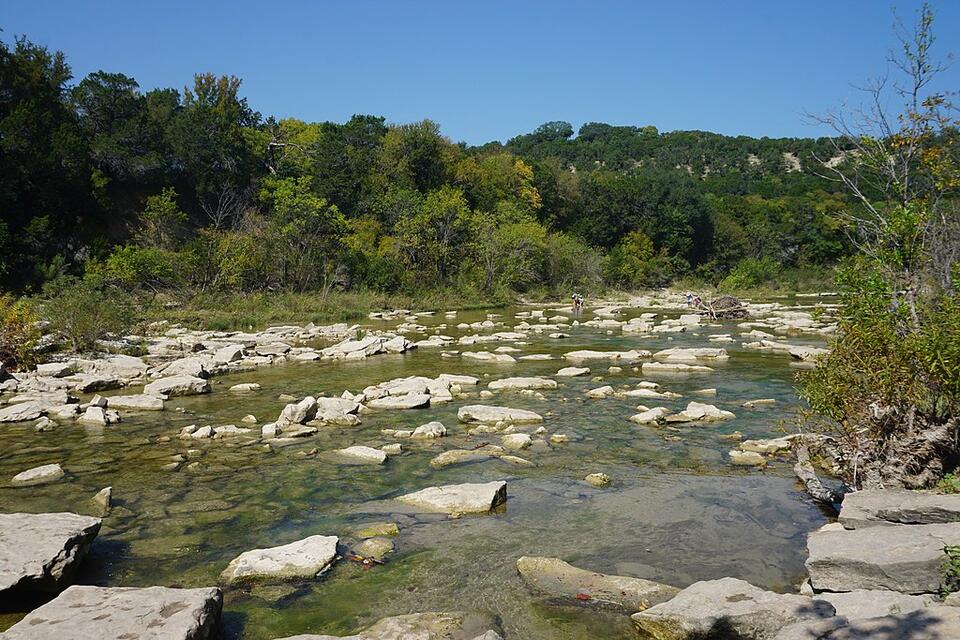 10 Places Where You Can See Dinosaur Footprints in Real Life - NewsBreak