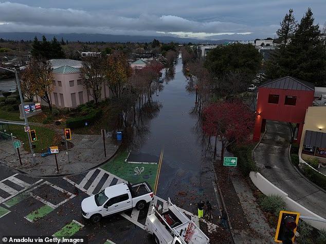 Los Angeles under severe flash flood warning as California faces ...