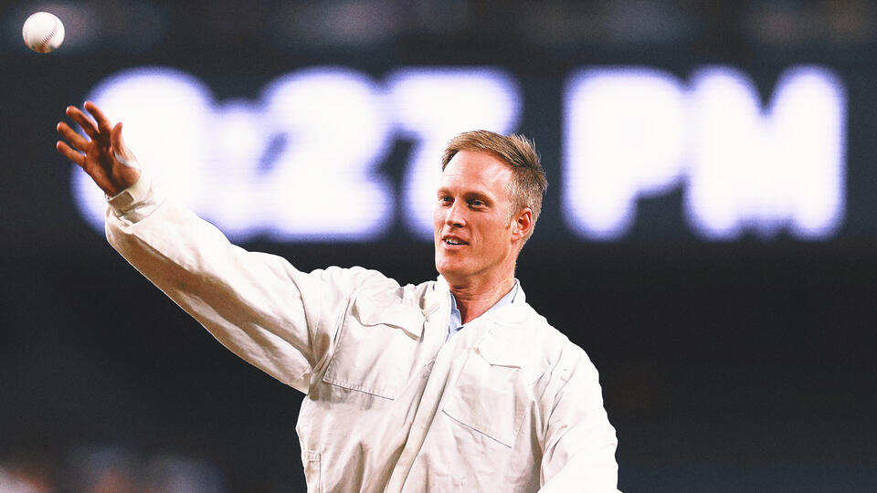 Diamondbacks' viral 'Bee Guy' gets Topps trading card, ticket promotion ...