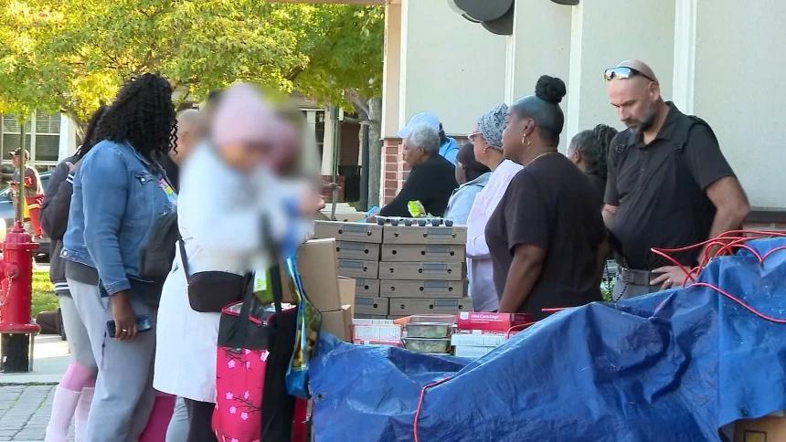 Furloughed fed says she's standing in Maryland food bank line after 21 ...