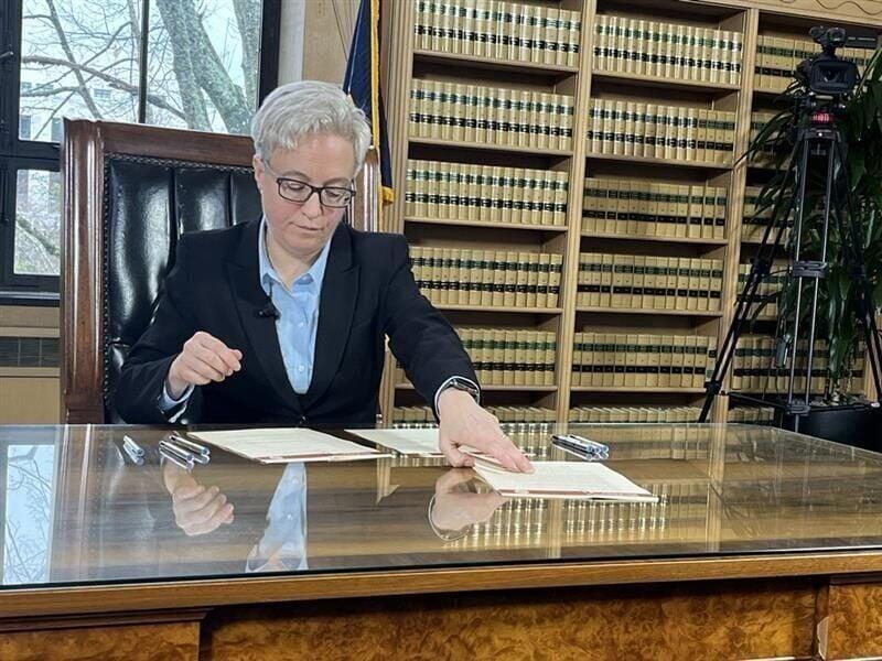 Governor to Providence: Get back to the table - NewsBreak