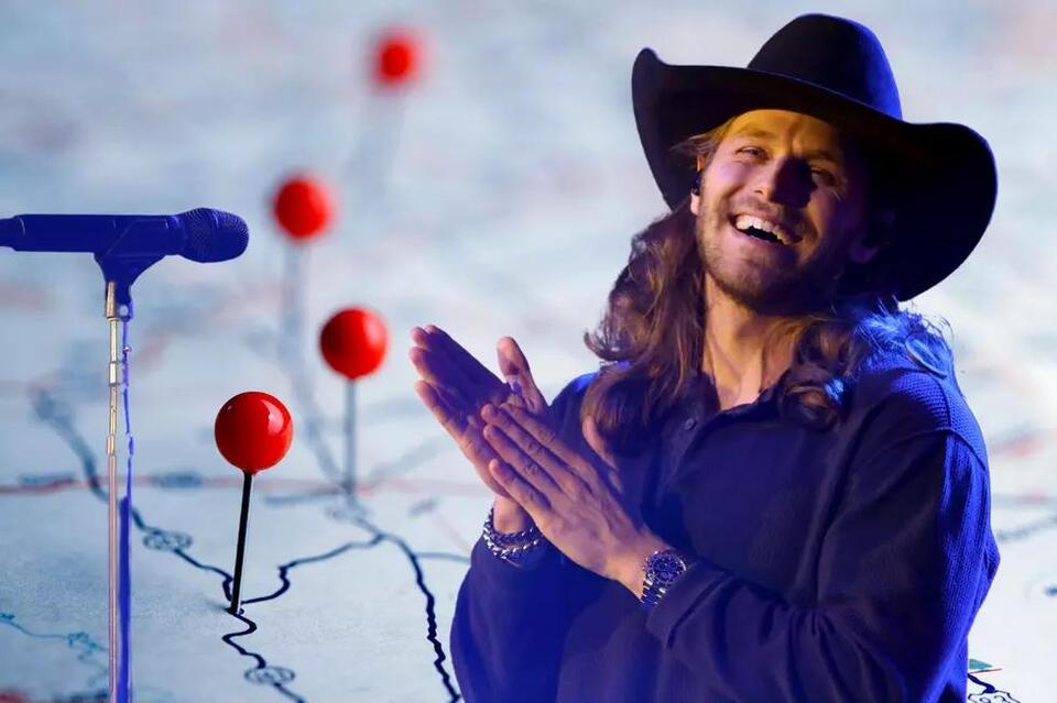 Warren Zeiders Adds a Big Batch of New 2025 Tour Dates - NewsBreak