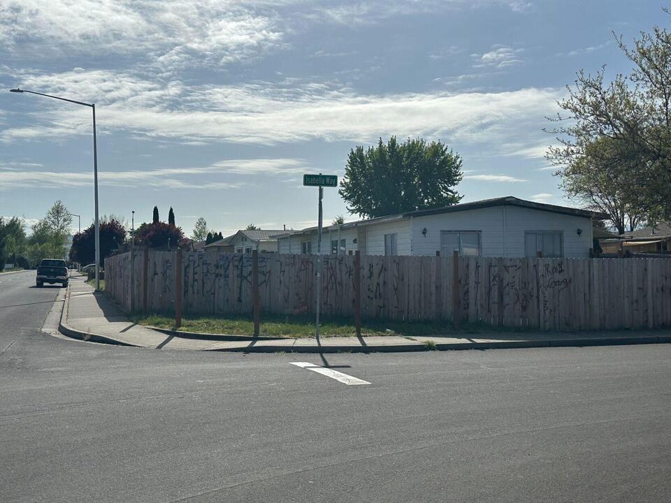 Project G.R.A.C.E. to clean up graffiti in White City - NewsBreak