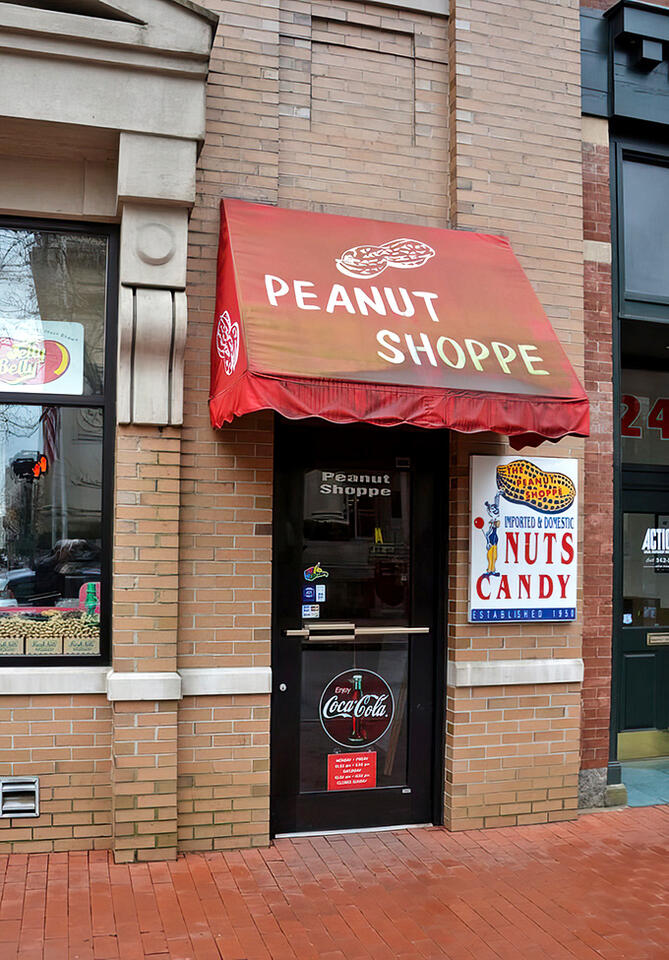 The Nostalgic Candy Store In West Virginia That’ll Make Your Childhood ...