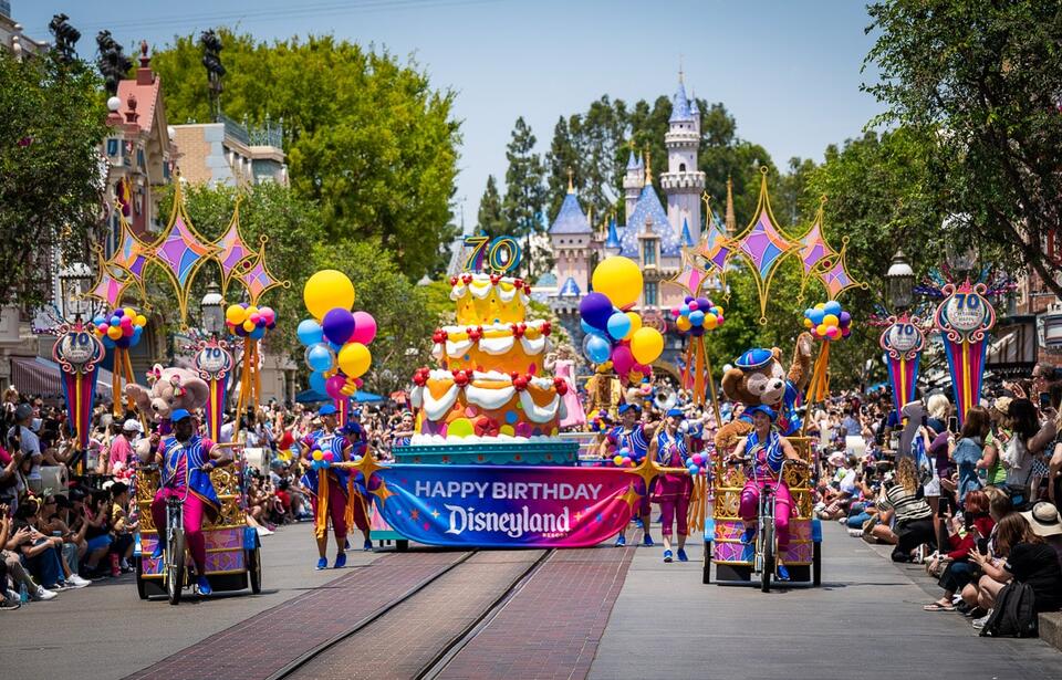 Full Calendar of 2026 Seasonal Events at Disneyland - NewsBreak