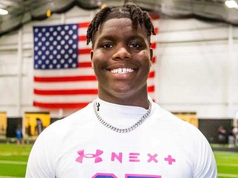 David Sanders, 5-star OT, commits to Tennessee Volunteers