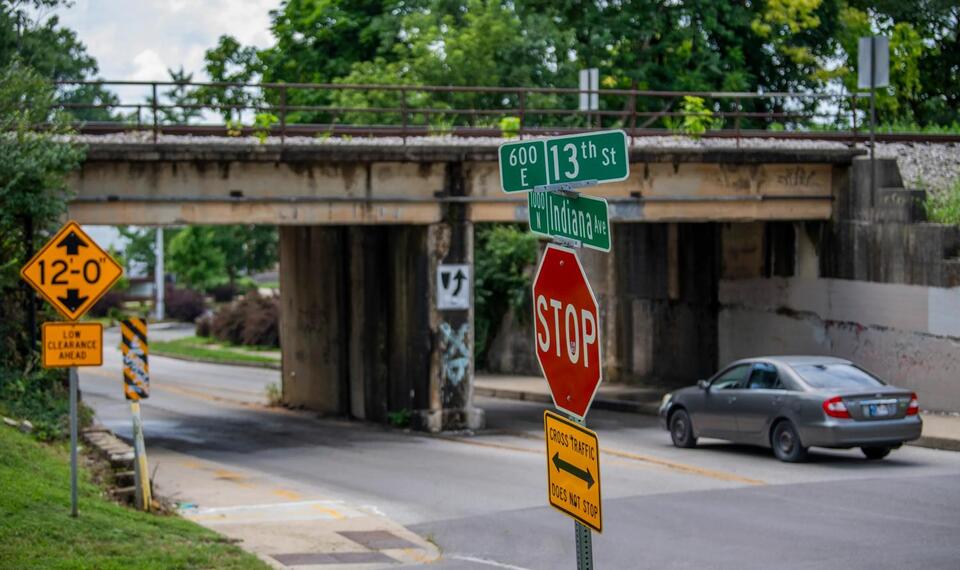 Bloomington to install more 4-way stop signs near Indiana University ...