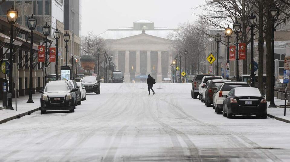 Hundreds wake up without power as winter storm moves into Triangle ...