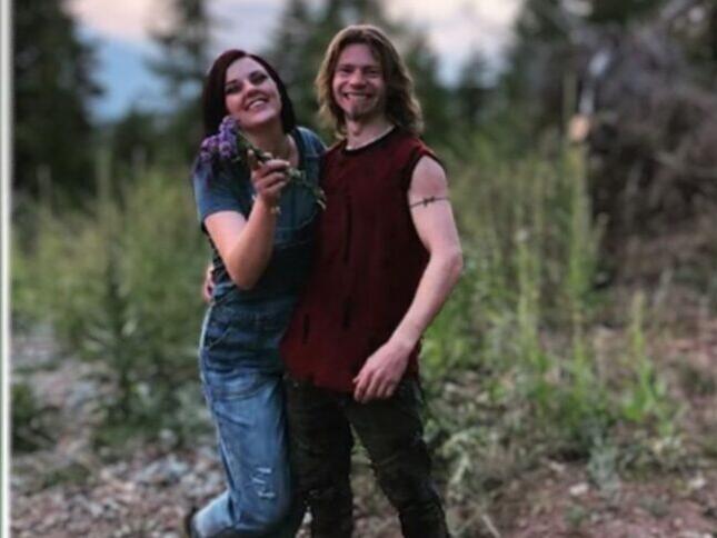 Alaskan Bush People’s Bear Brown & Raiven Adams: A Growing Family ...