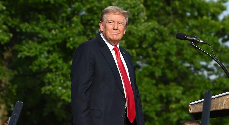 WATCH: Trump Brings Out New York Rappers Sheff G & Sleepy Hallow At ...