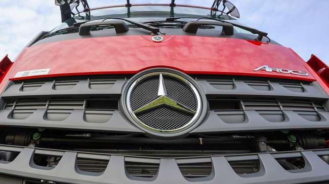 Mercedes to Sell Part of $14.2 Billion Daimler Truck Stake - NewsBreak