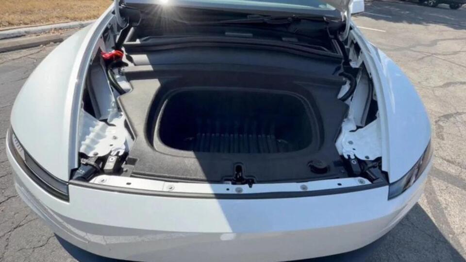 Tesla Fans Are Questioning Why the Model Y’s Frunk Was Redesigned at ...