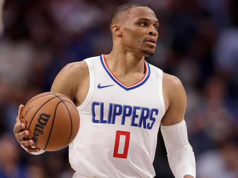 Russell Westbrook picks up player option with Clippers; Kevin Love ...
