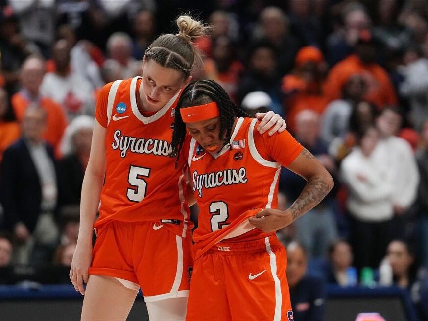 Syracuse Women's Basketball's Season Ends in Hard Fought Loss at UConn