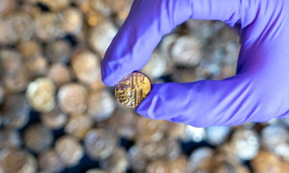 Over 1,000 gold coins from the 1st century BC discovered with a metal ...